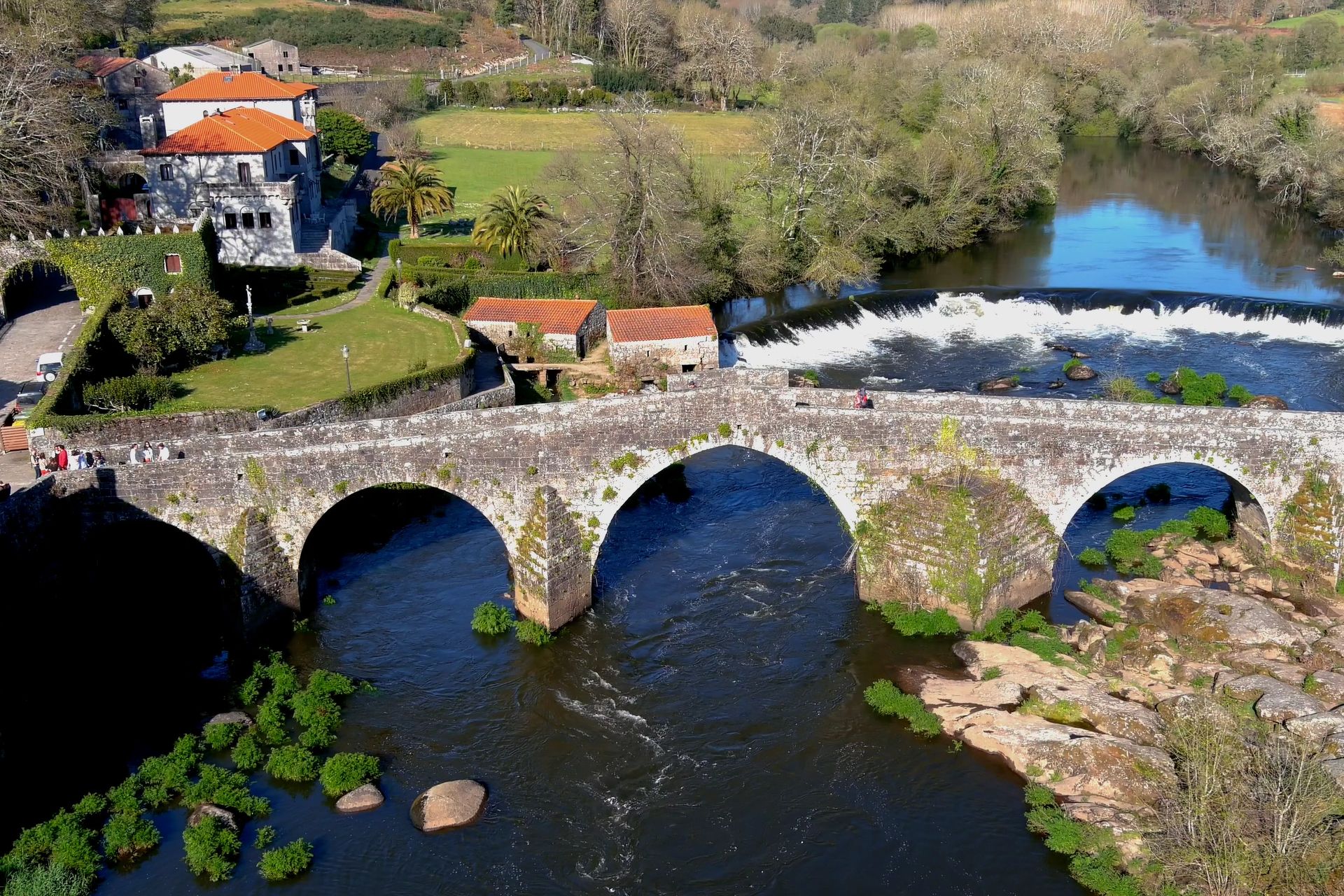 Ponte Maceira: un destino encantador de Galicia con historia y belleza ...